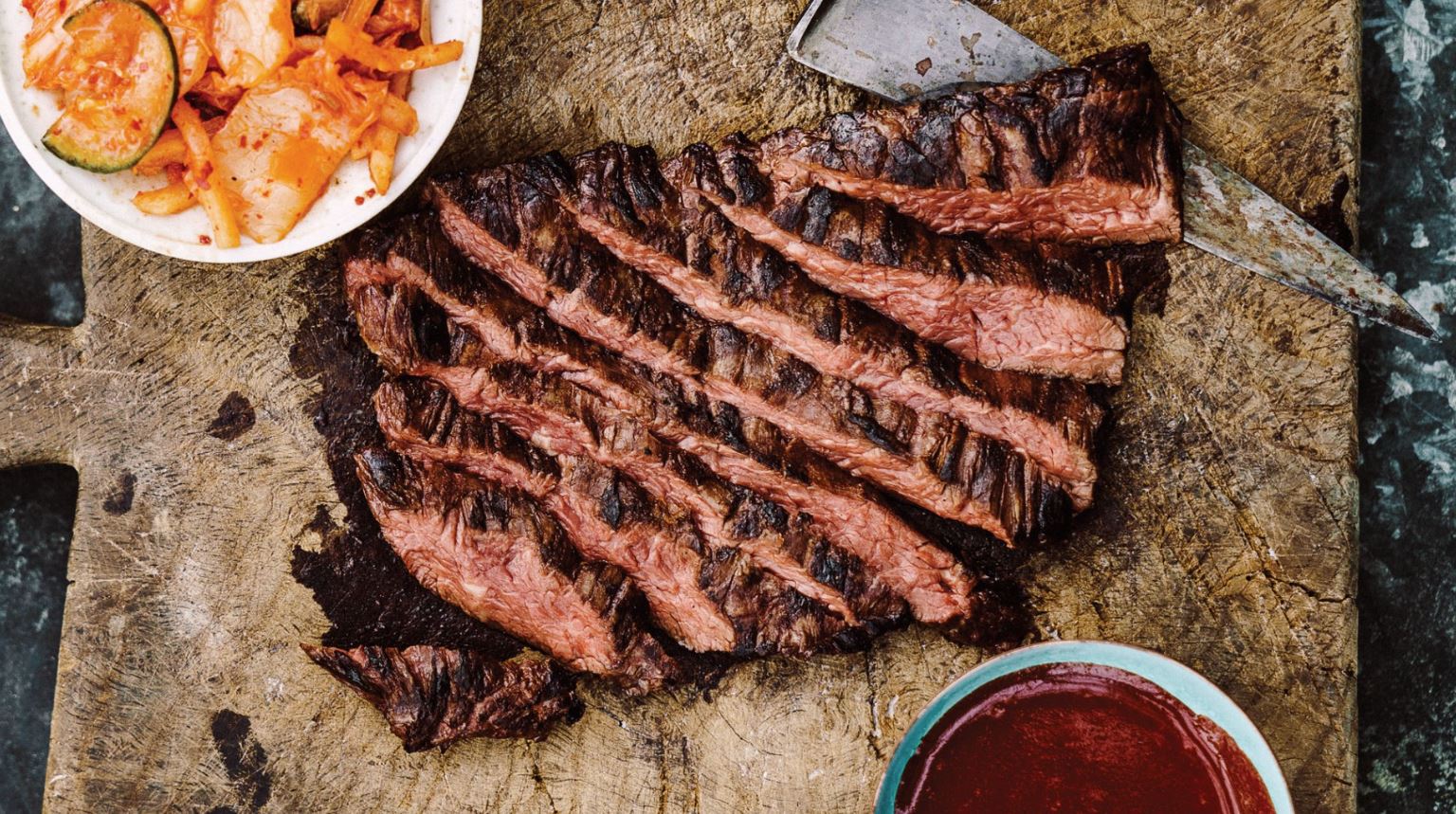 Steiks ar medu un melnajiem pipariem - Steika recepte [2025]